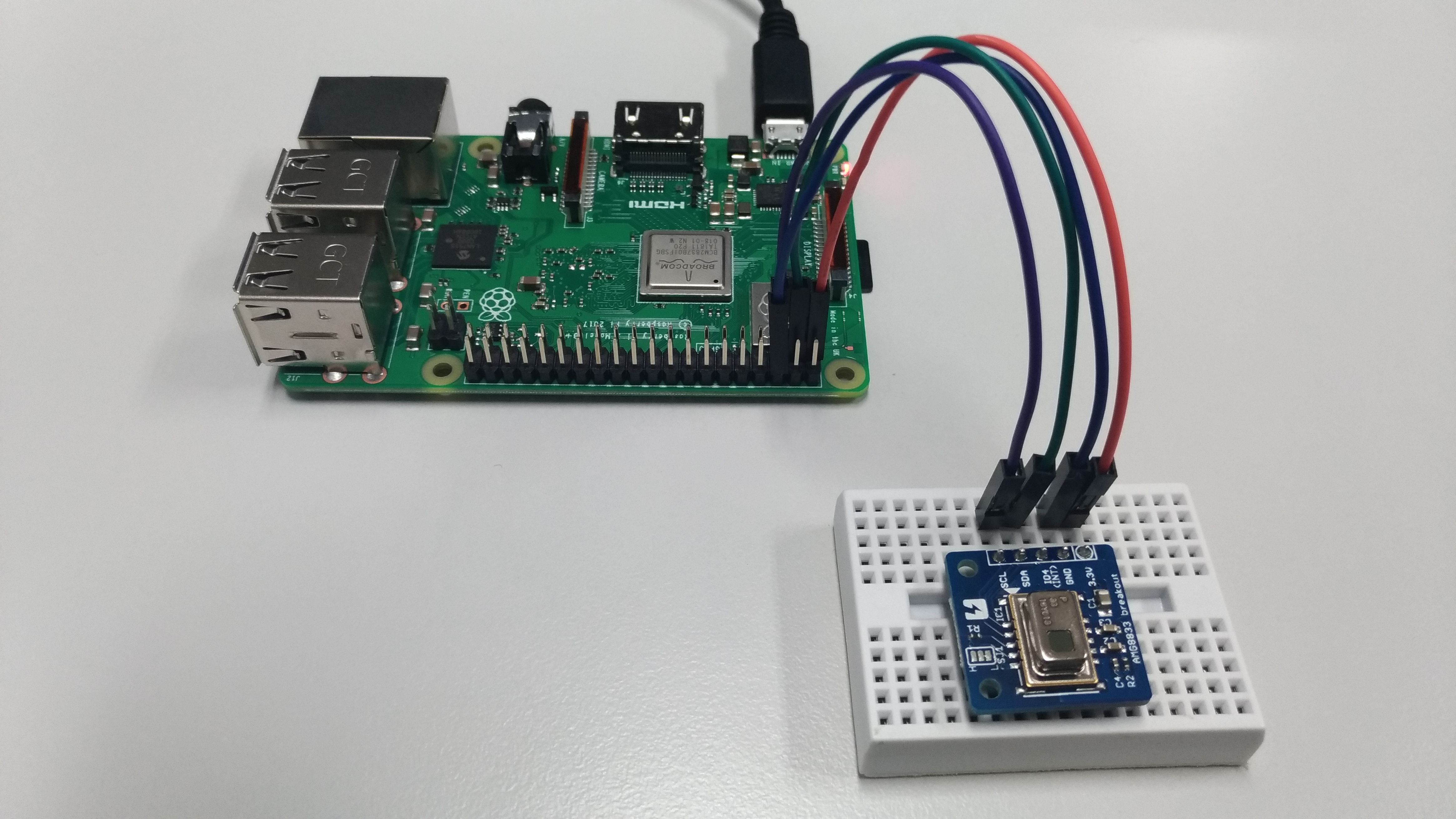 赤外線アレイセンサAMG8833(Grid-EYE)をRaspberry Piに繋げてデータを取得する． #RaspberryPi - Qiita