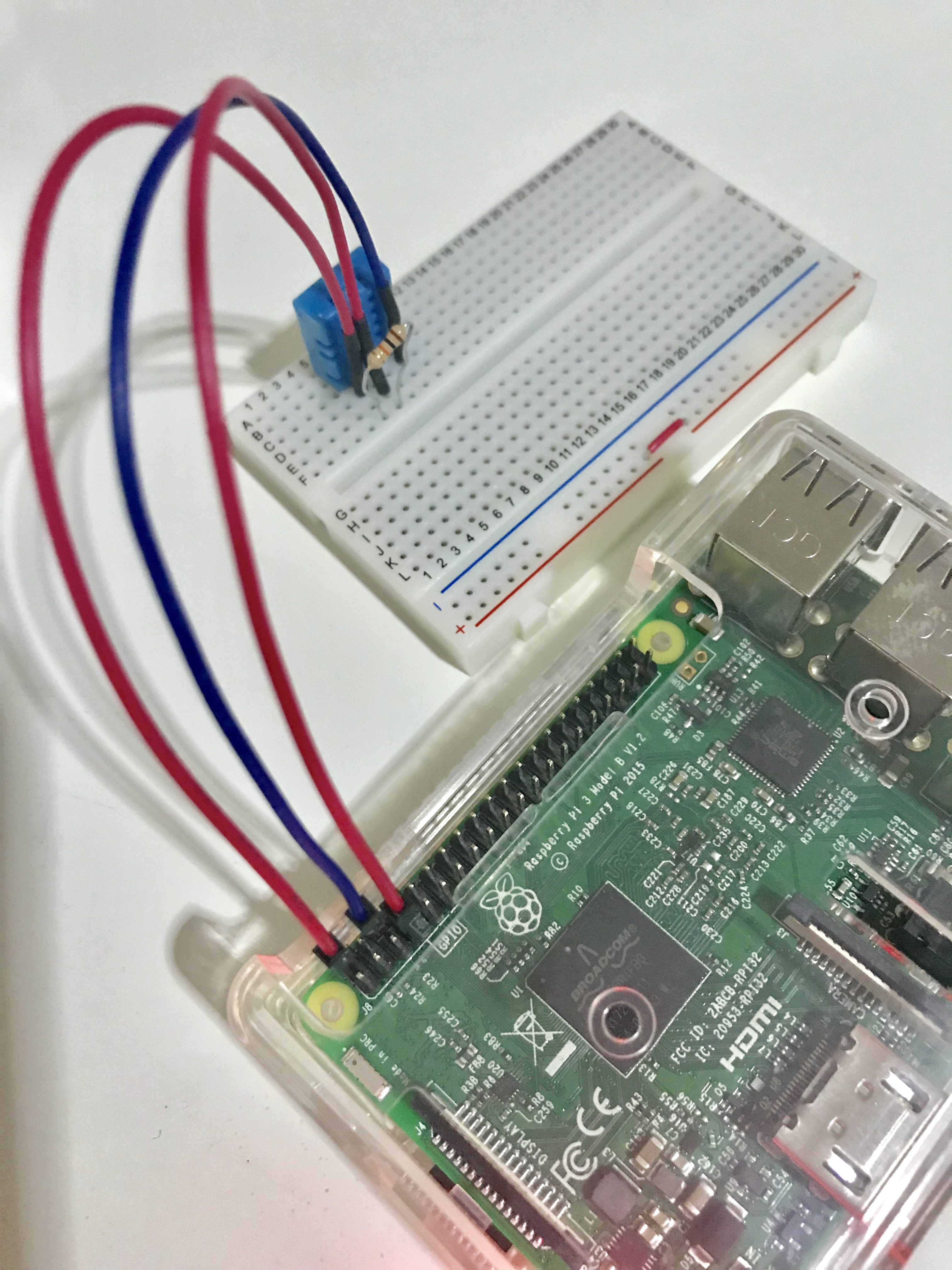 RaspberryPi3を使ってLINE BOTに部屋の温度を教えてもらう【node.js】 #Node.js - Qiita