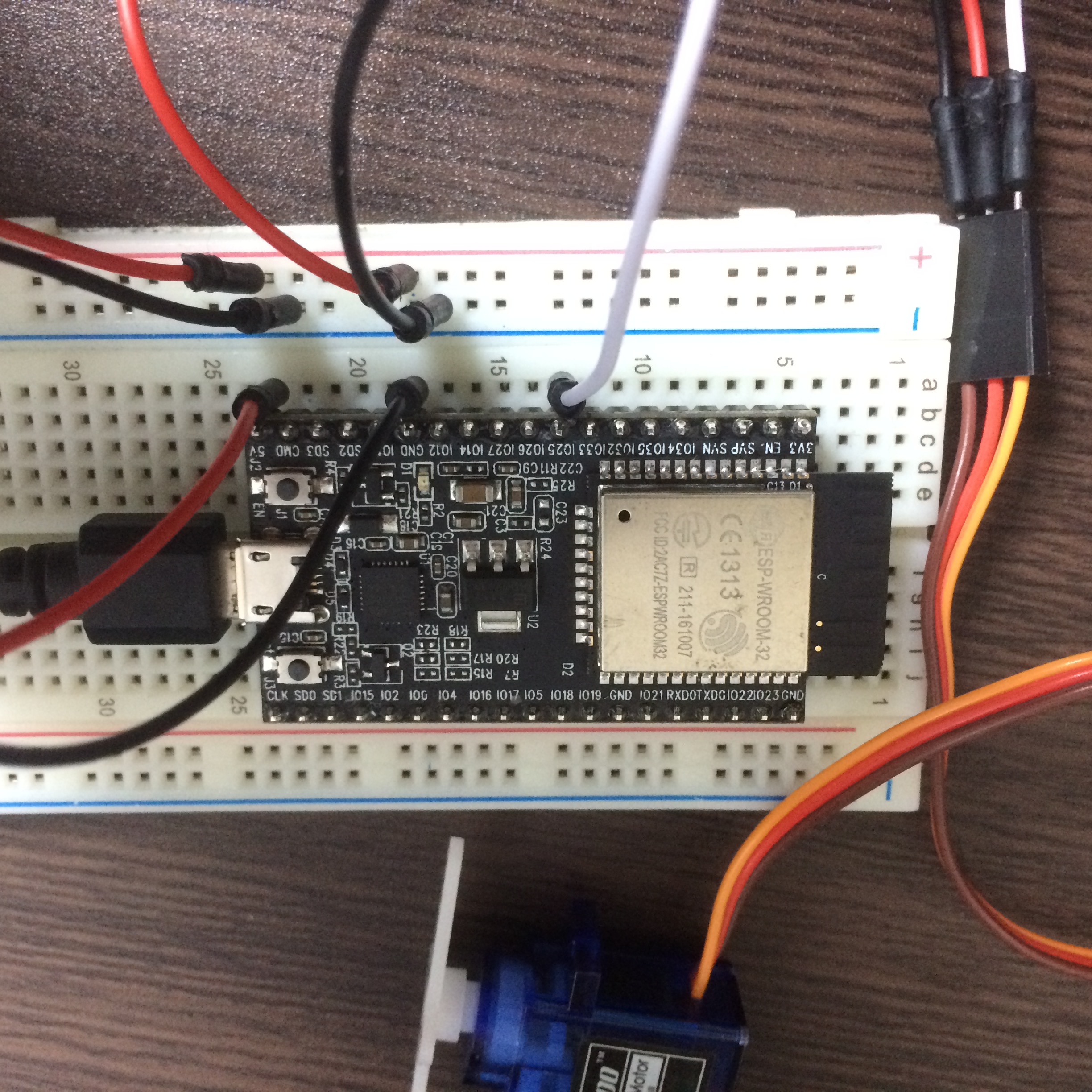 esp32-wroomDevkitCをarduino IDEでセットアップからサーボ駆動まで(Windows) #Arduino - Qiita