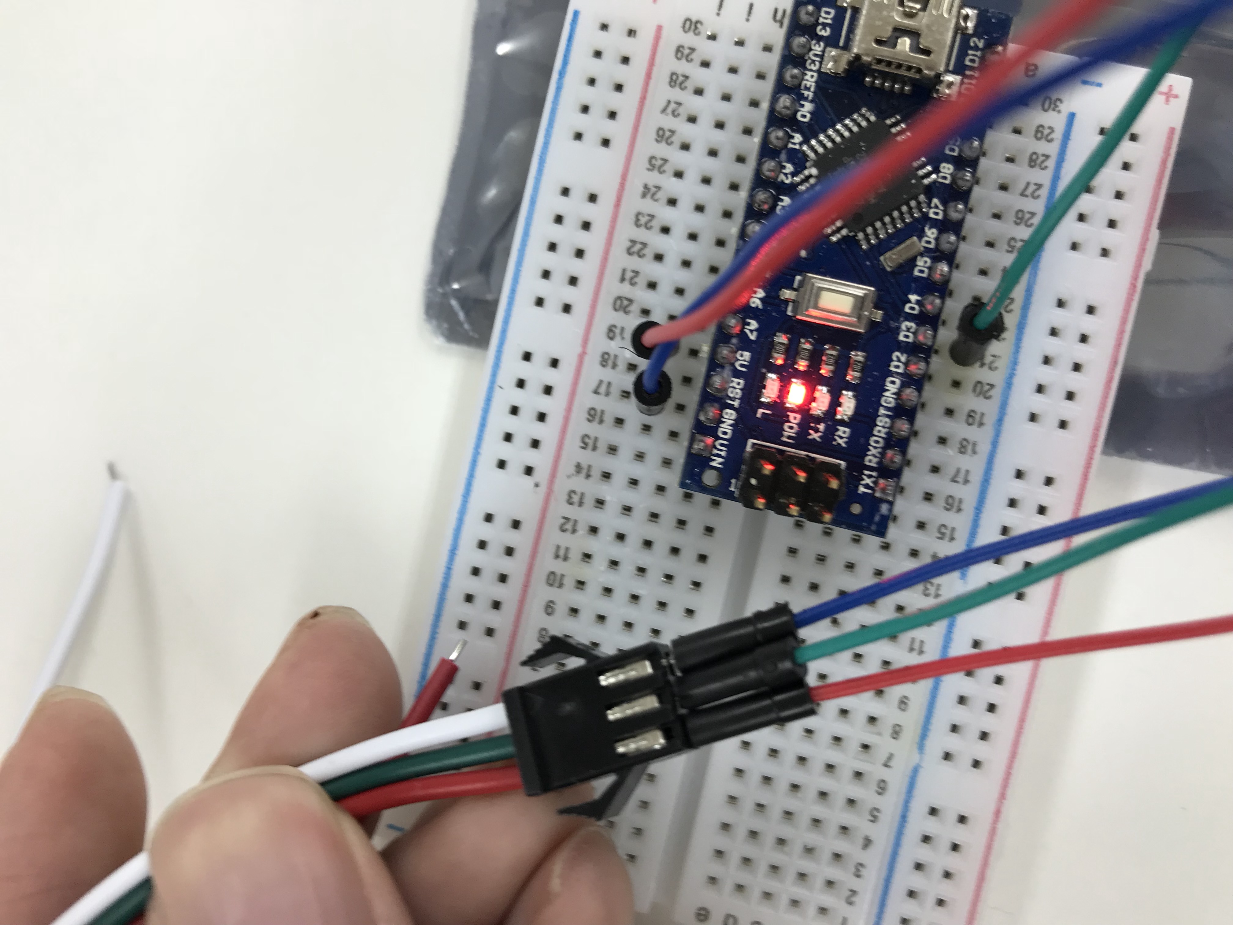 Arduino Nano互換ボードでLEDライトを光らせてみた。 #Arduino - Qiita