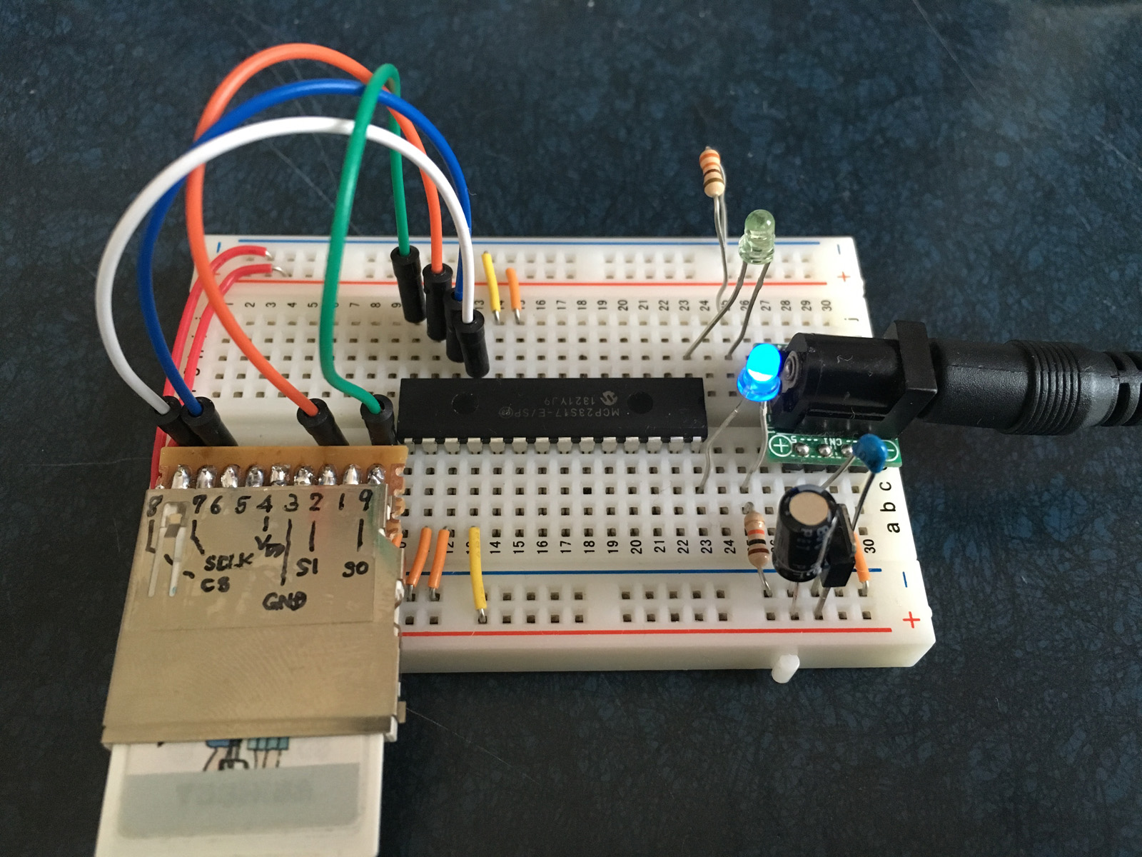 FlashAirでIOエキスパンダMCP23S17を制御してみた #Lua - Qiita